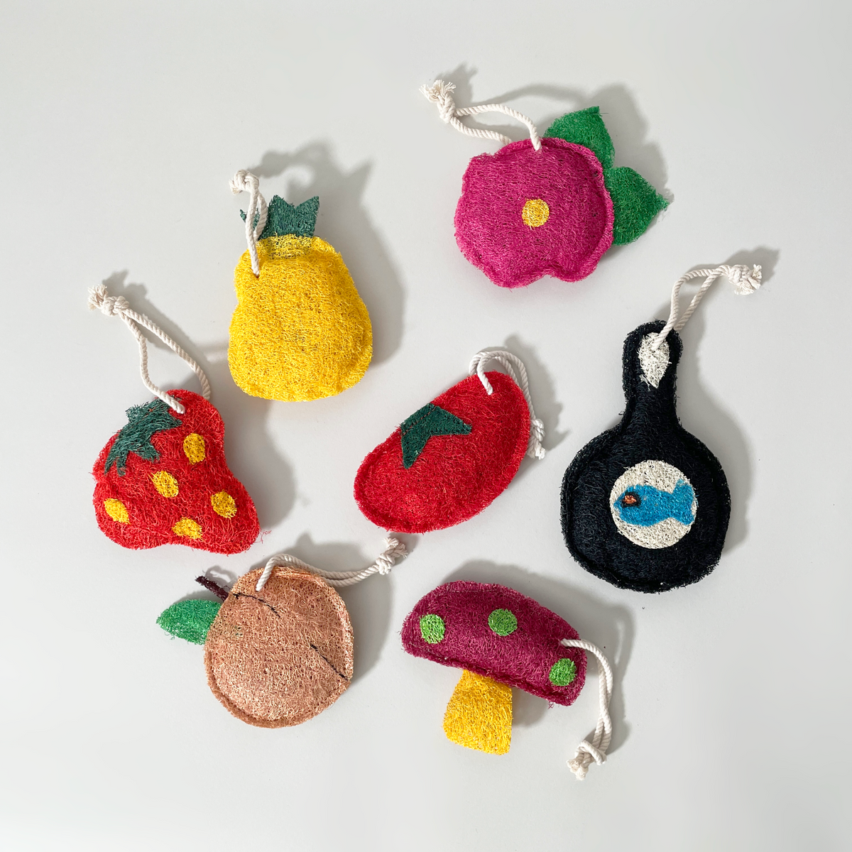Tomato-Shaped Biodegradable Loofah Sponge – Eco-Friendly Scrubber – R&D ...