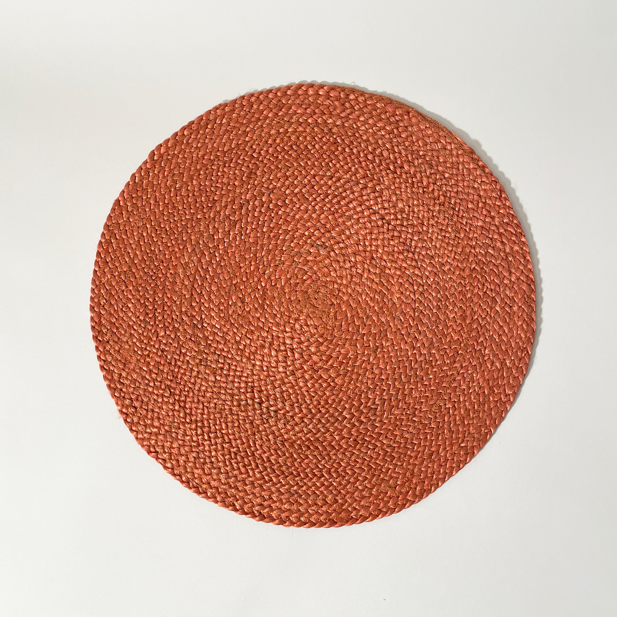 British Colour Standard Large Round Jute Placemat, Terracotta – R&D Goods