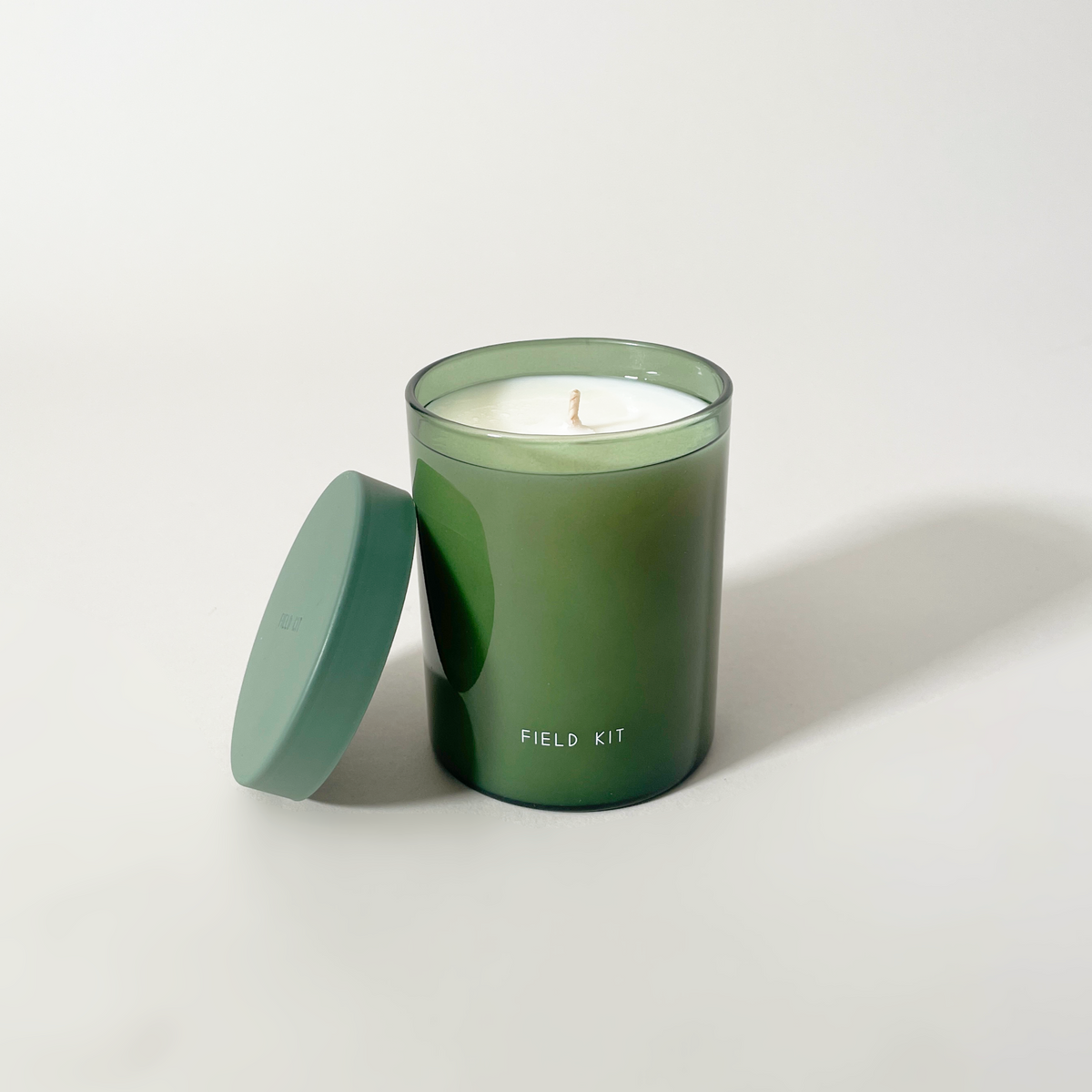 Field Kit The Explorer Candle - Ginger, Bergamot, Cedar & Sandalwood ...
