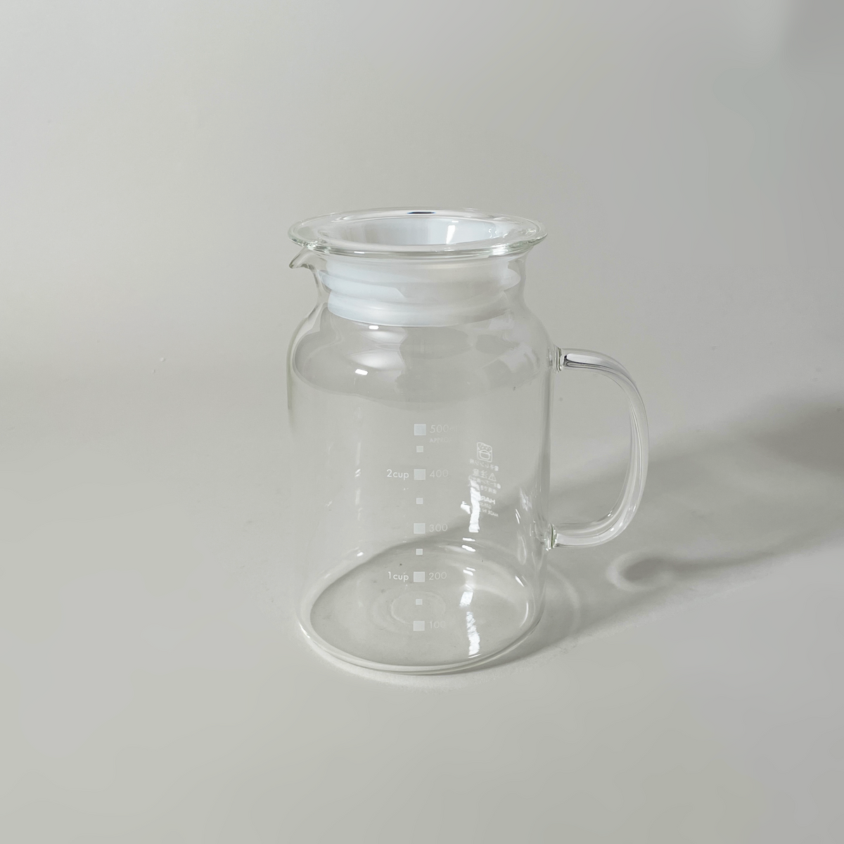 HARIO Heatproof Glass Pitcher with Lid – Measuring & Serving – R&D Goods