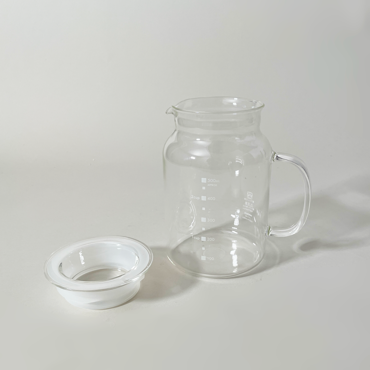HARIO Heatproof Glass Pitcher with Lid – Measuring & Serving – R&D Goods